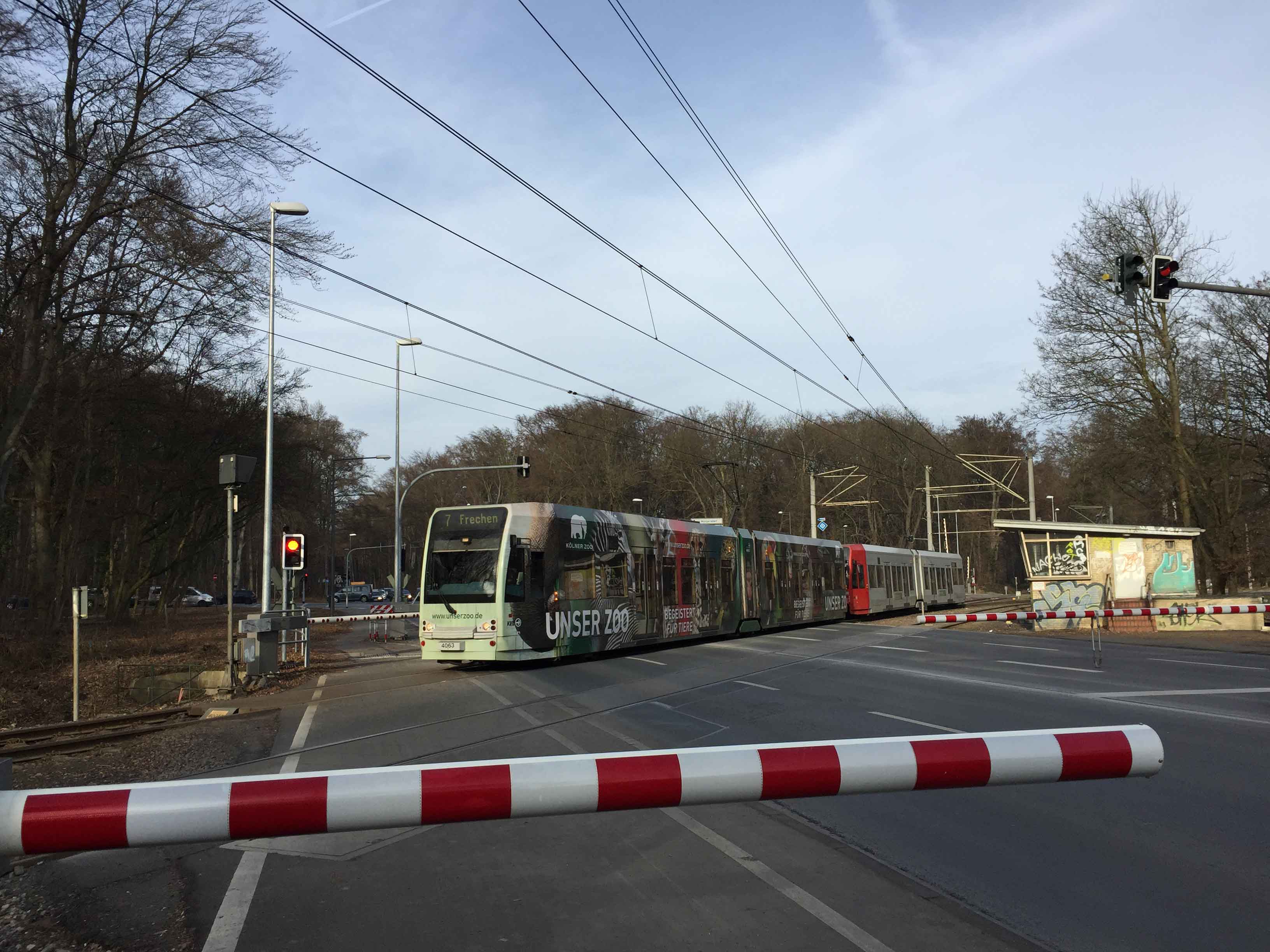 Linie 7: An der Sonne und über die Grenzen der Stadt – Menschen bewegen